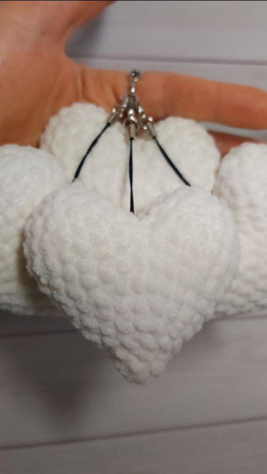 НЕЖНЕЙШЕЕ сердечко крючком из плюшевой пряжи💞😍 Ссылка на МК в комментариях