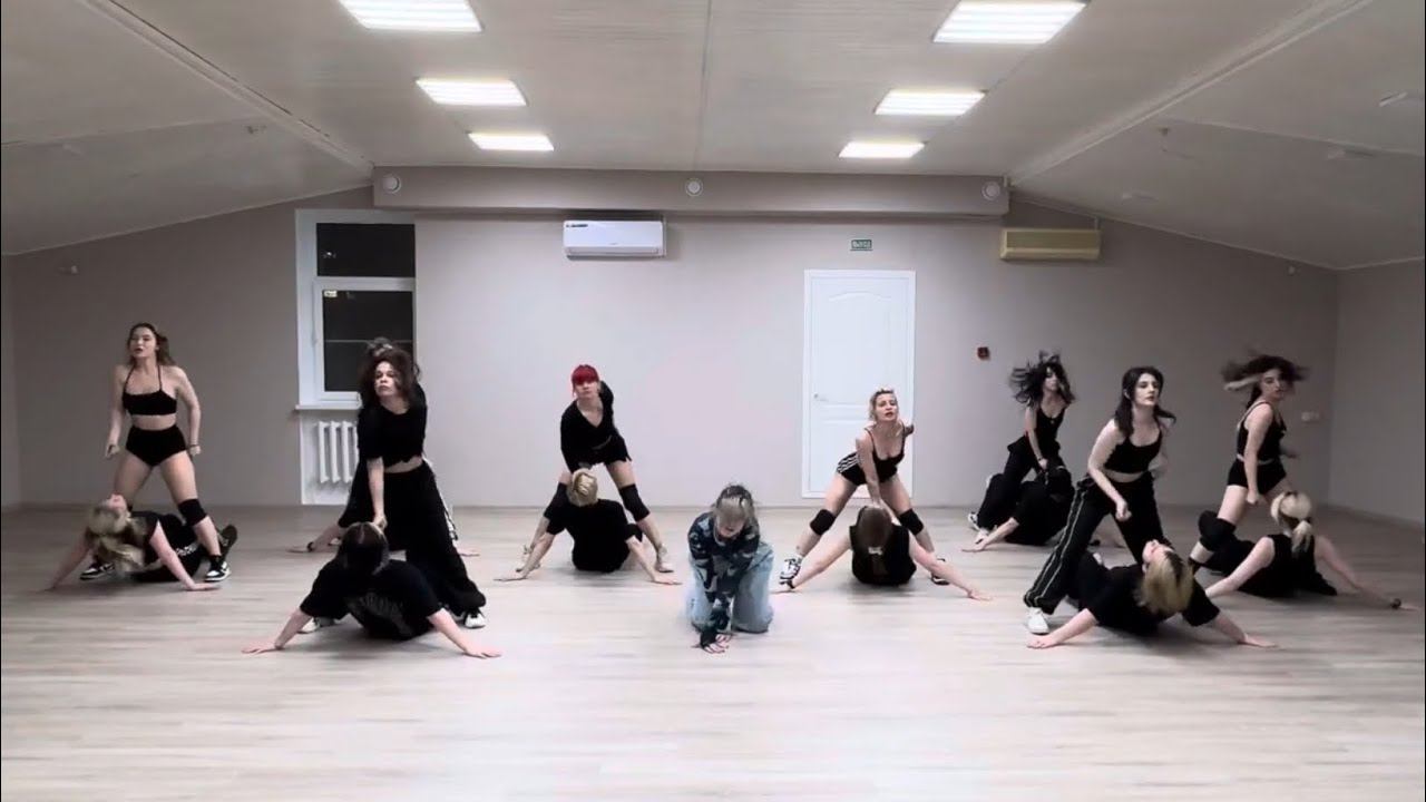 YENA - ‘WICKED LOVE’ Dance Practice | 16 backdancers (girls&boys)