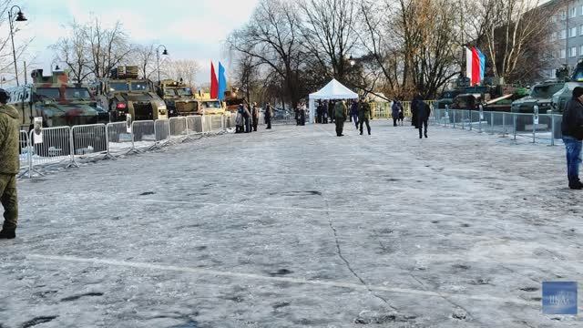 Выставка трофейного НАТОвского оружия во Пскове.