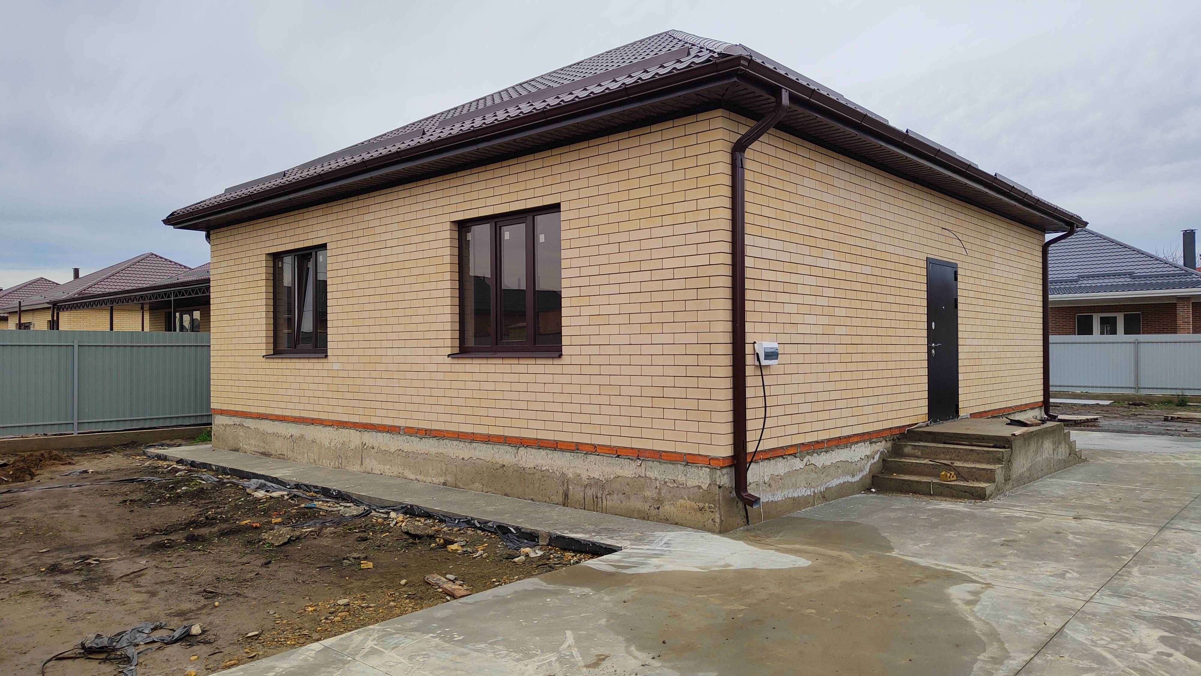 Дом с большими комнатами и газовым котлом. ст. Старокорсунская
