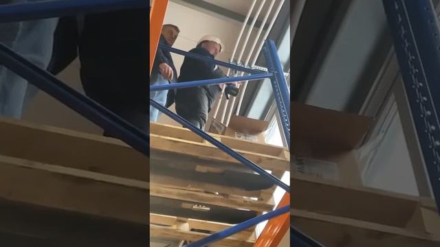 Монтаж труб в труднодоступных местах? Пресс-соединение Henco - лучшее решение. Один инструмент.