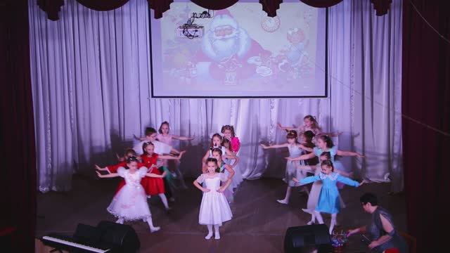 АСТ "Фиксики" - "Кабы не было зимы"