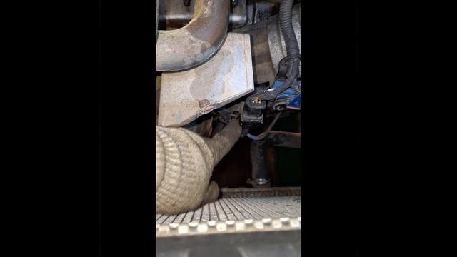 Замена прокладки корпуса маслянного фильтра Пежо 308 1,6л