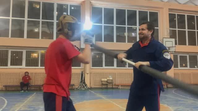 2025.01.15. На тренировке кулачные бойцы отрабатывают уклоны и пары.