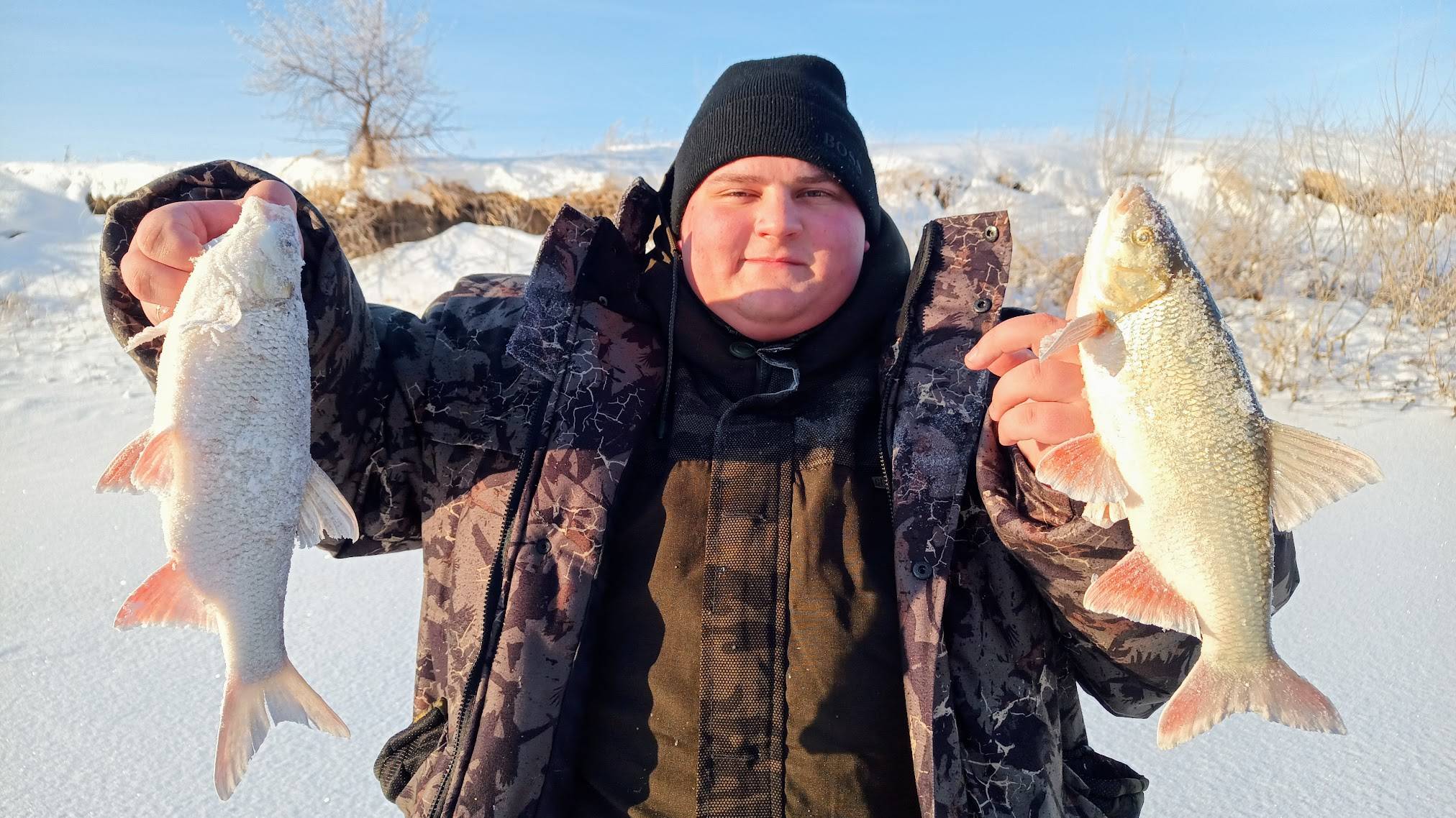 Рыбалка 2025 НАХАПАЛИ рыбы на хапуги Рыбалка на хапуги зимой Рыбалка на поплавок Рыбалка в Сибири