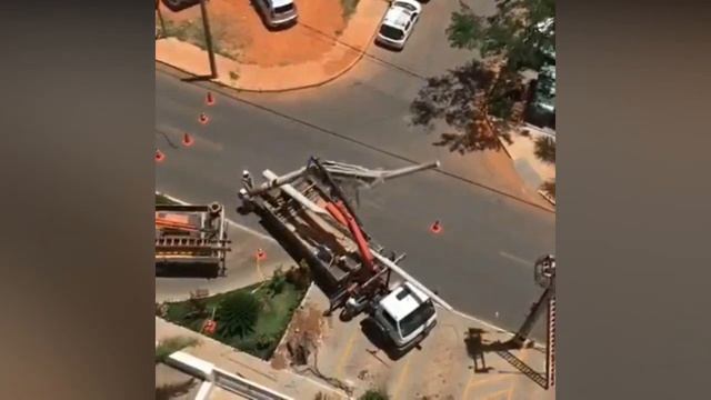 Излом опоры при монтаже