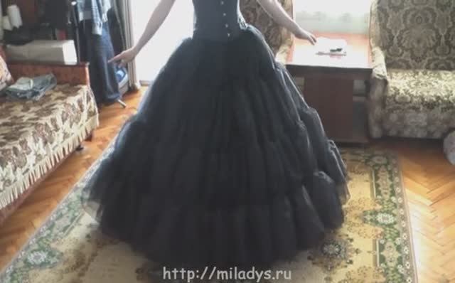 Готический подъюбник