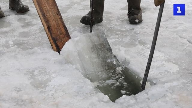 Новосибирск готовится к Крещению: на реке Обь вырубили купель