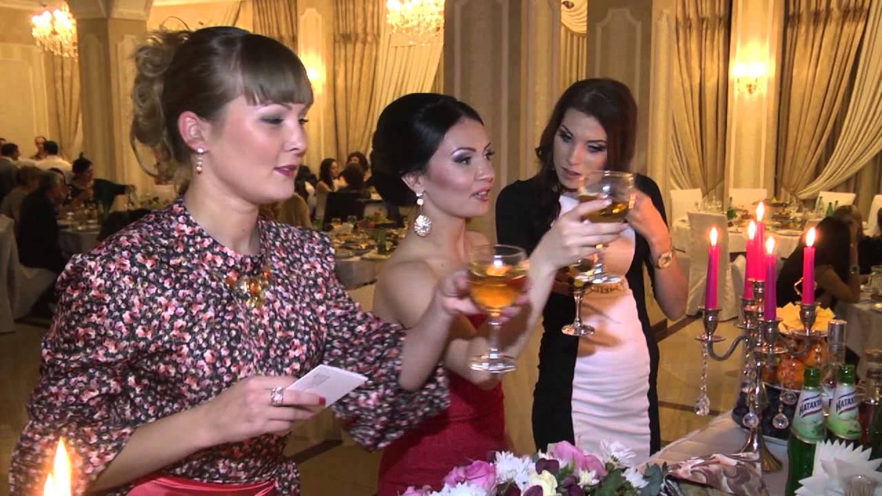 На свадьбе загорелись волосы у подружки невесты