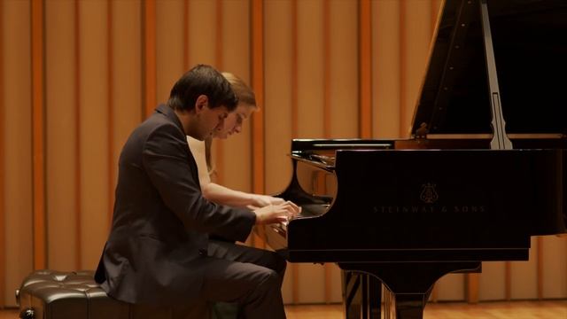 Йоганнес Брамс. Венгерский танец №2. Вижай Венкатеш и Ева Шаумкель.
Brahms Hungarian Dance no. 2