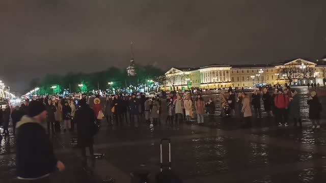 Яхта, парус. Дворцовая площадь СПб. Песня Наше лето - Стрыкало #нашелето #стрыкало piter.su