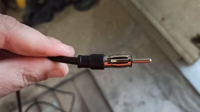 Кабель антенны после чистки.mp4