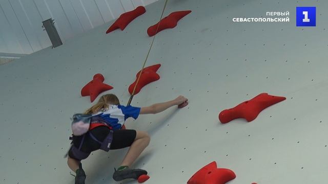 Занятия круглый год: в Севастополе открылся крытый скалодром