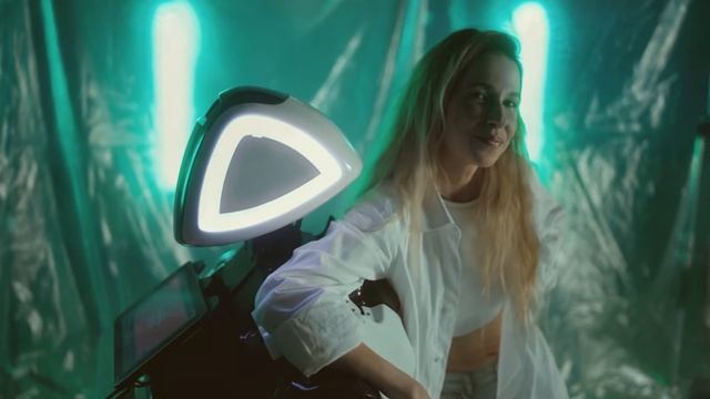 Новый мир - новая песня видео клип