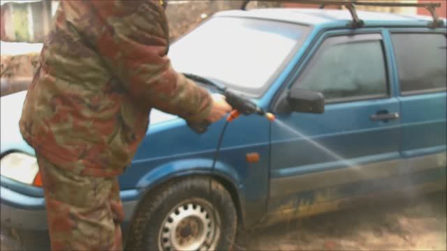 Мини мойка для автомобиля.