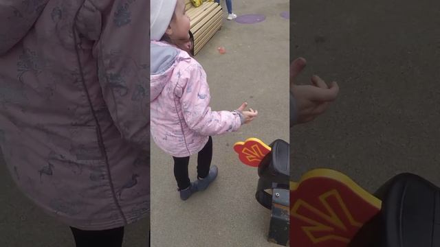 ЗвёзДочка моя милая снова играет в прятки... теперь она "ВО́ДА"