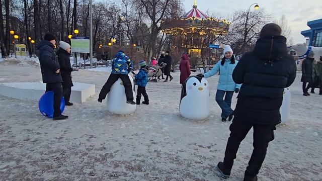 Места где можно загадать желание: Скульптура Карандаша и Кляксы. г. Тюмень