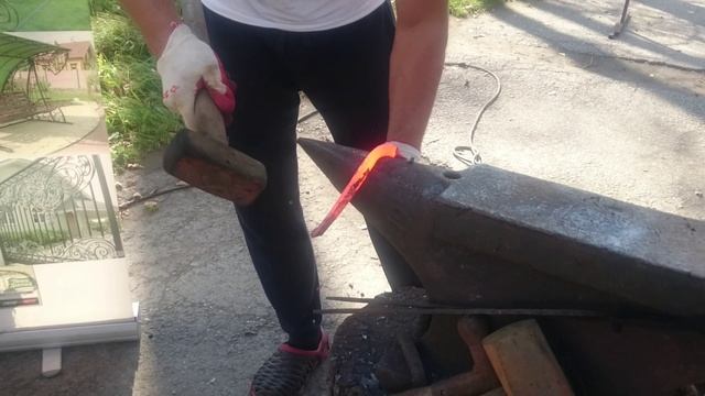 Кузнечное дело











Александр. Кузнец. США