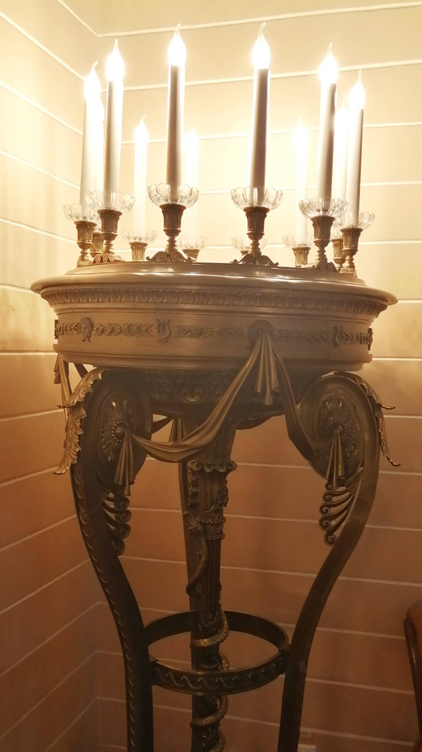 Бронзовые торшеры — Строгановский дворец