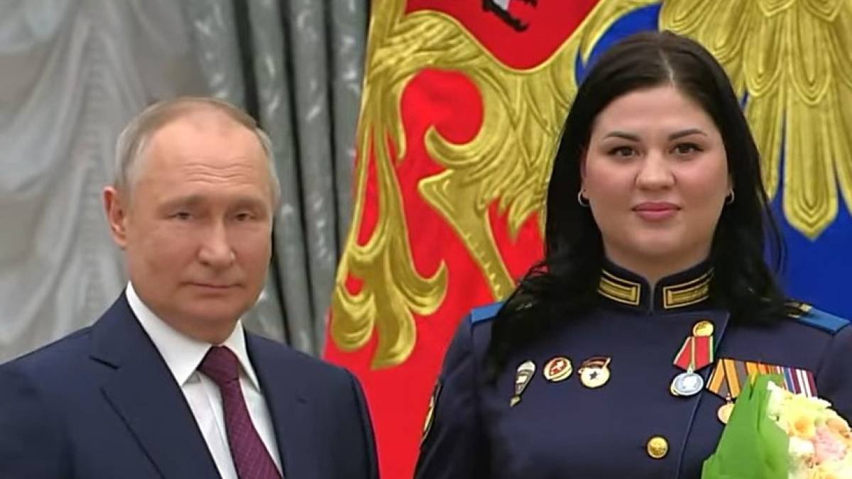 Боевая медсестра-ст.А.Карповецкого,муз Н.Жукова,поёт Н.Попова,монтаж В.Зубковой