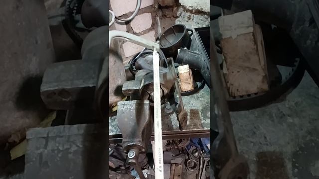 замена левой опоры двигателя Toyota Carina E.