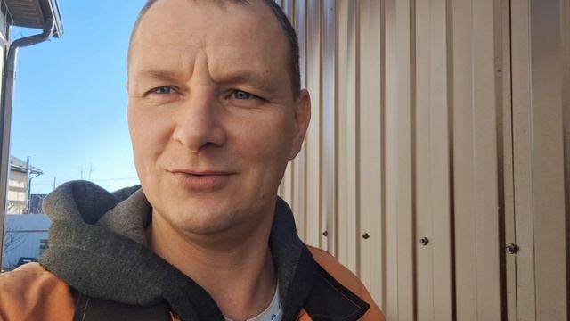 Закончил строить сарай, можно перетаскивать барахло.