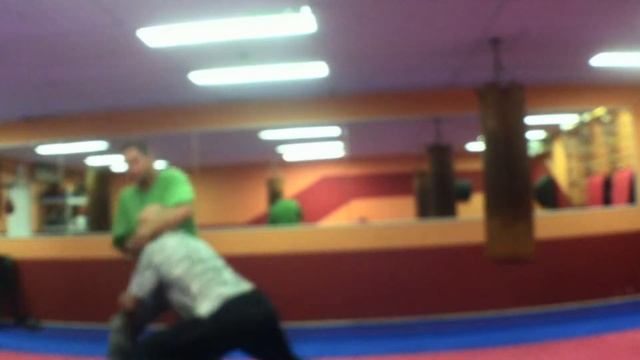 Защита от выхвата за ноги с падением