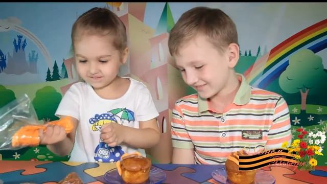 ★Кексы Георгиевская ленточка к Дню Победы ★Украшаем кексы масляным кремом