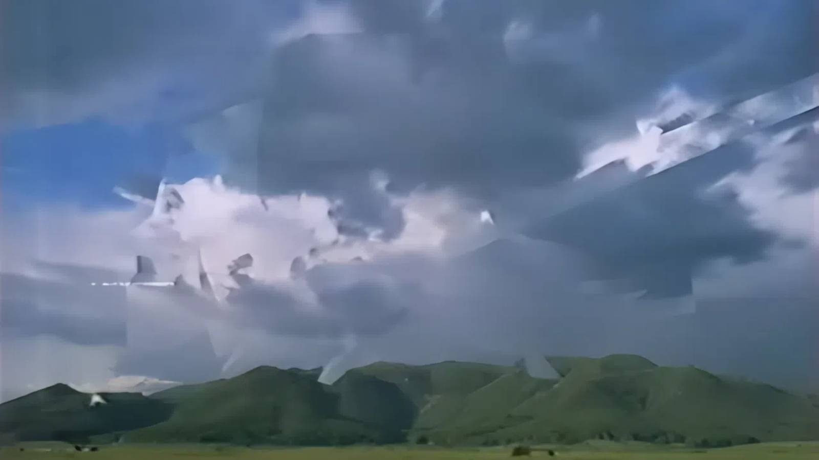 Заставка с облаками Первый канал, 2003