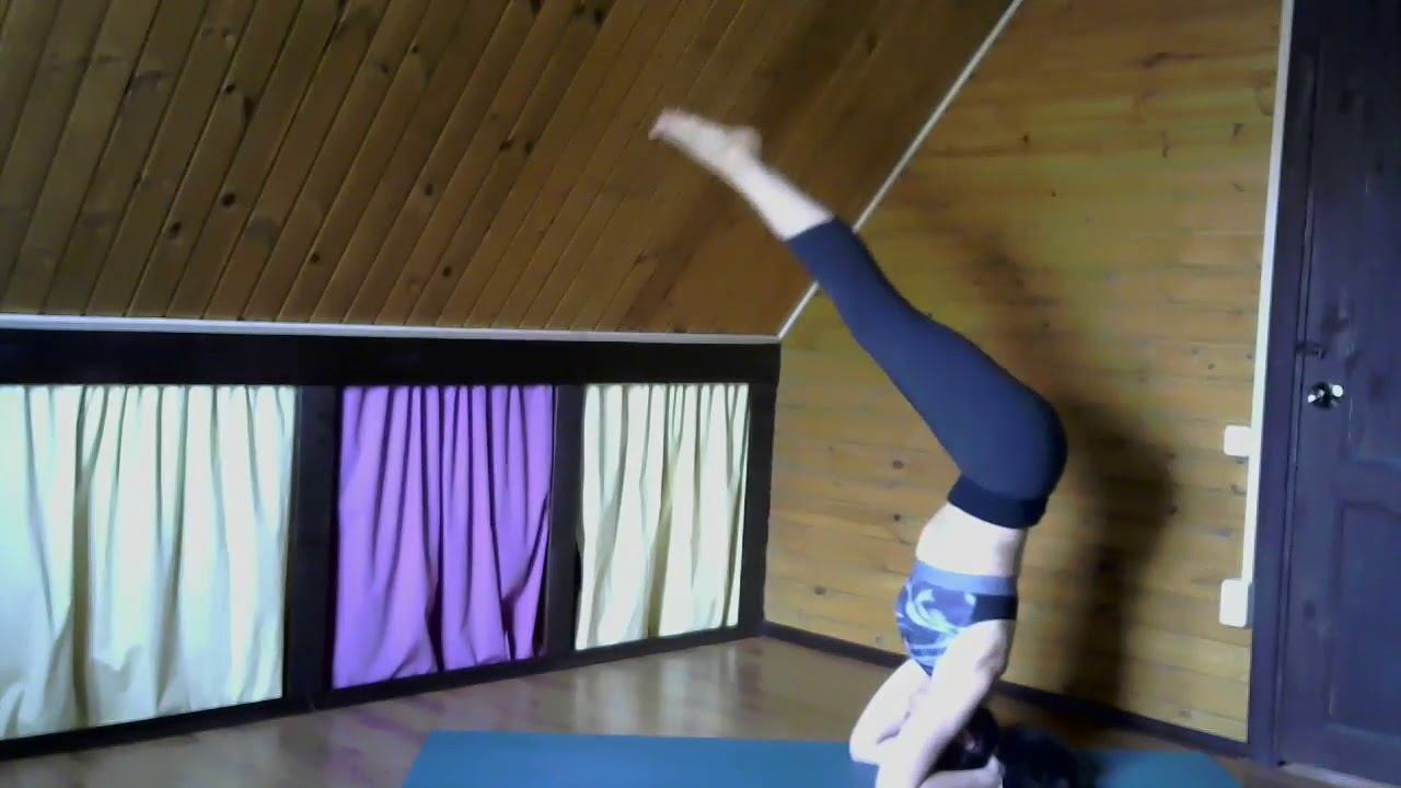 Ширшасана - стойка на голове