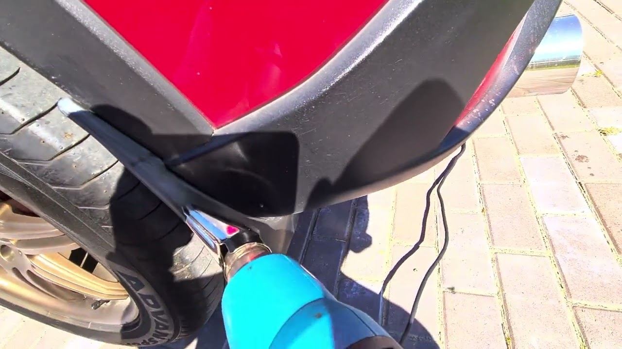 убираем белый налёт на брызговиках машины