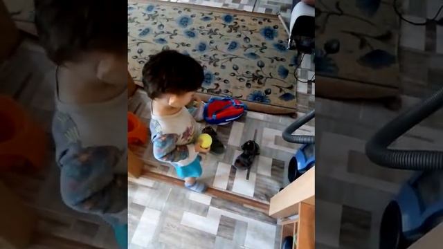 Сеня уходит гулять )