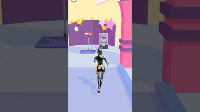 Как Женщина-Кошка приводит себя в форму Body Race