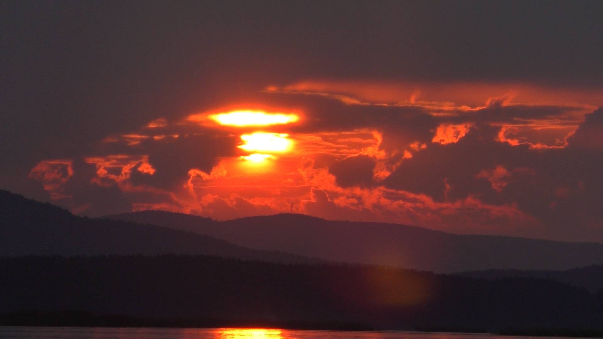 Капризная погода на озере Иртяш. Архив.