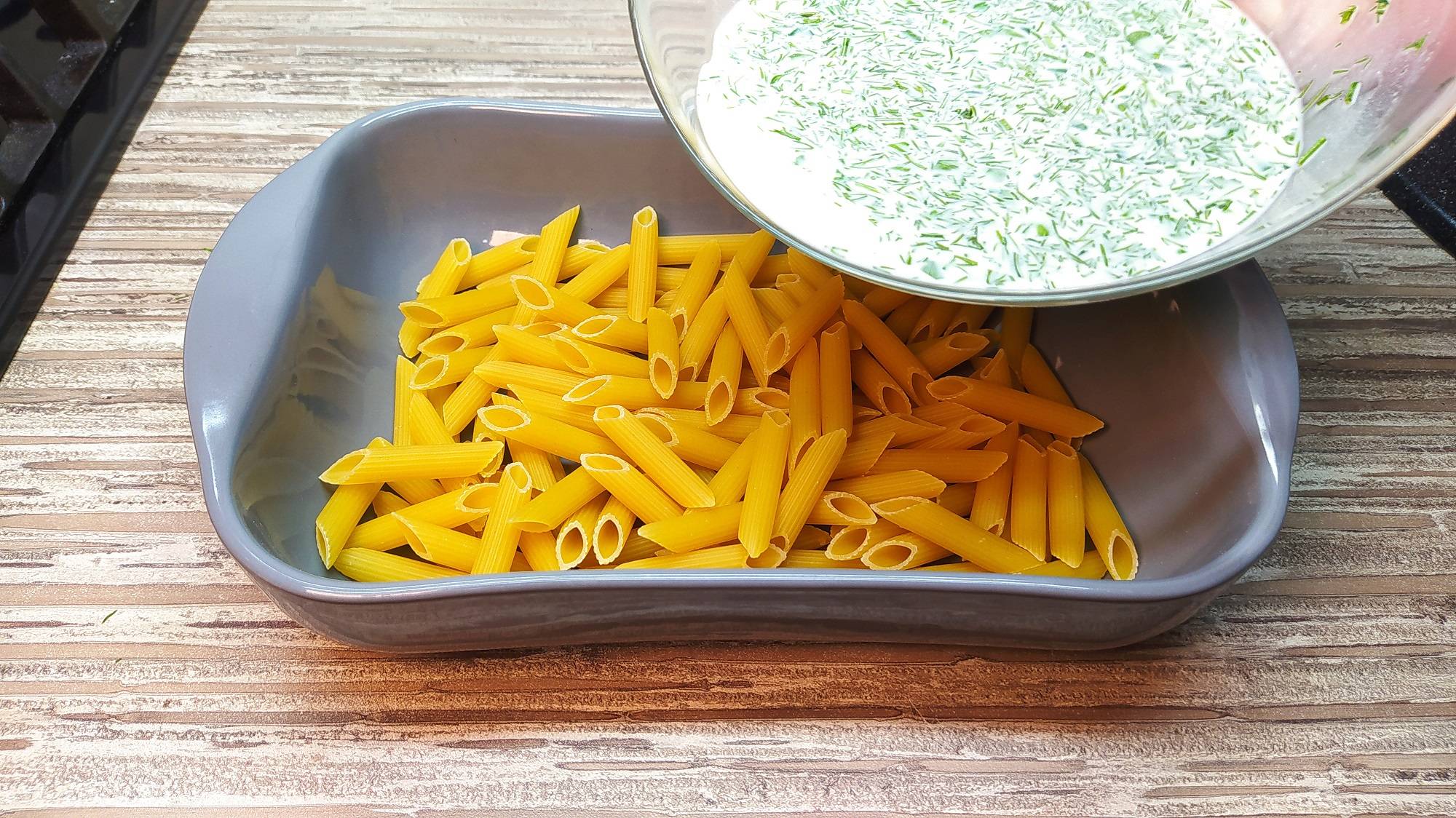 Это быстрый обед, дешевое приготовление, паста с йогуртом и петрушкой