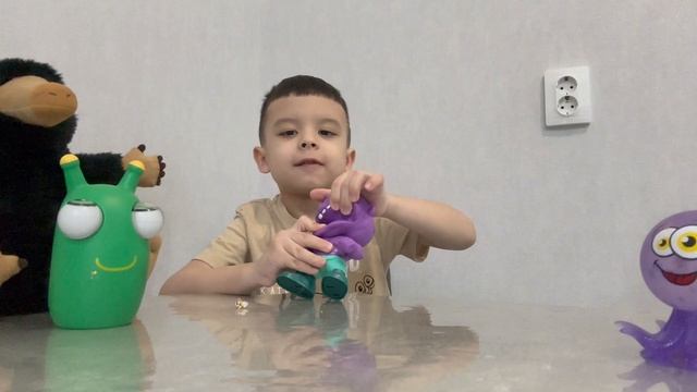 Распаковка тянущейся гориллы . Меняем лицо. Очень красивый 😍