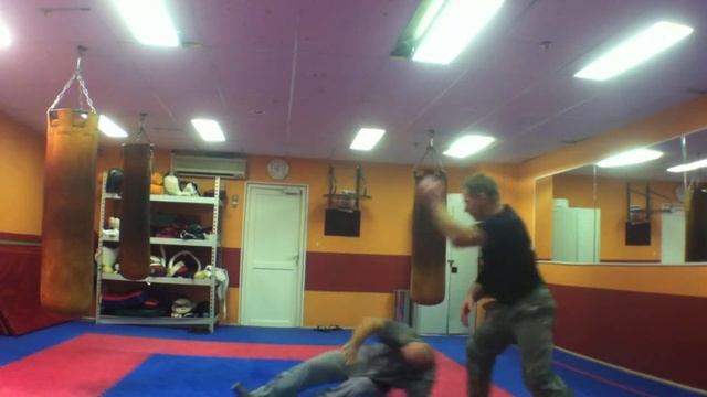 Защита от прямого с захватом одежды.mov