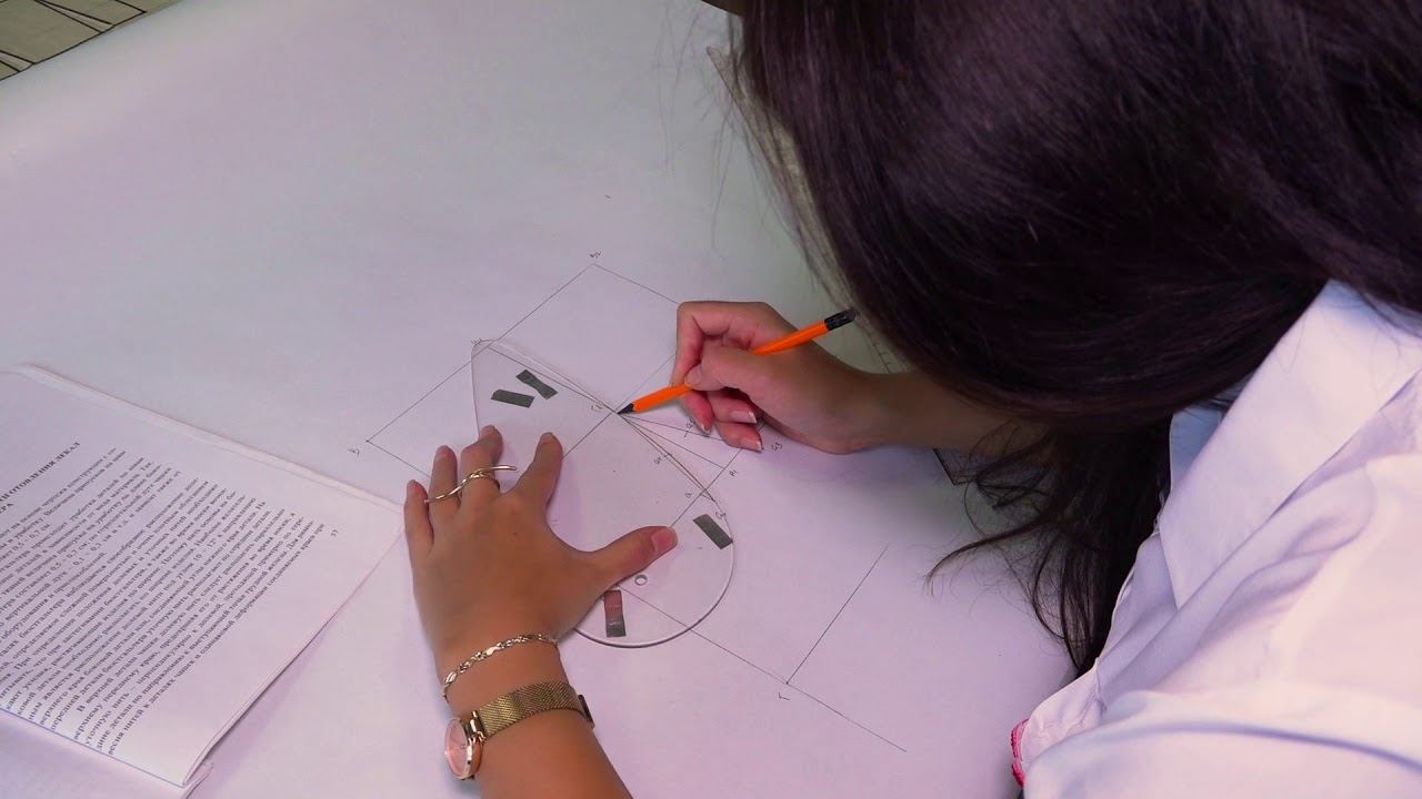 Шьём настоящий бюстгальтер на косточках с трусиками, делаем выкройки.