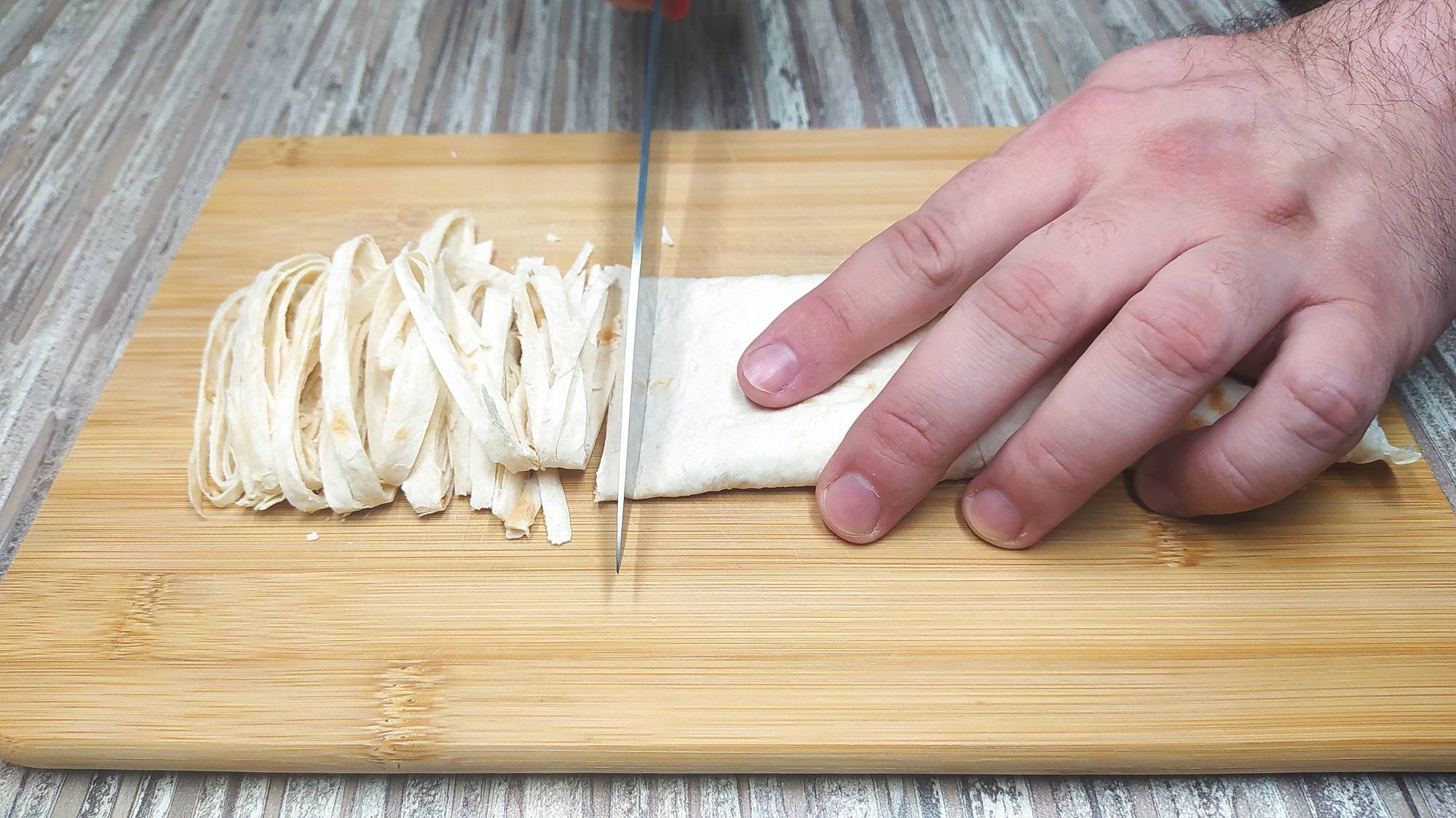 Простой и вкусный завтрак, надо просто нарезать лаваш