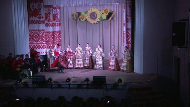 ансамбль Криница  Нар.песня Пошли девки в лес гулять...