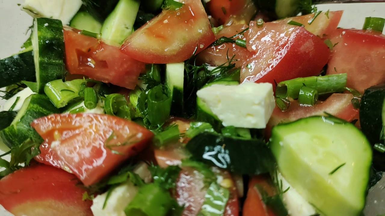 Как быстро и вкусно приготовить легкий салат