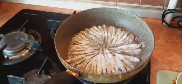 Жареная корюшка