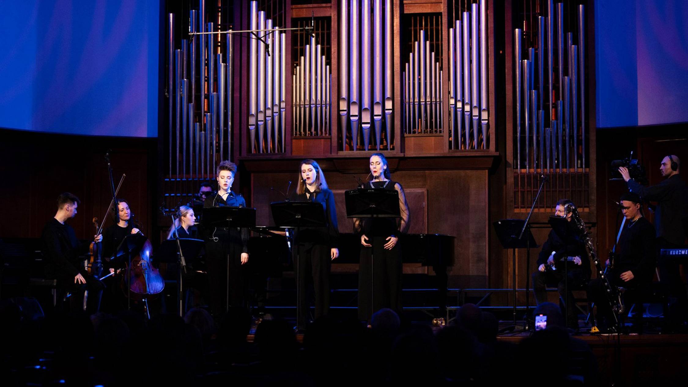 Олег Гудачёв «Сегодня мы были так прекрасны» для голосов, кларнета, виолончели, электрогитары, форте
