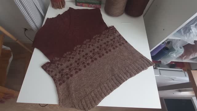 Хобби.Жаккард из полутонкой шерсти спицами.Узоры Швеции от Элис Стермор.