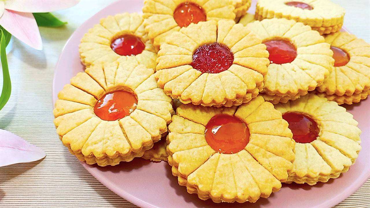 ДОМА ВСЕГДА ВКУСНЕЕ😋! ЛЁГКОЕ, РАССЫПЧАТОЕ ПЕЧЕНЬЕ с ВАРЕНЬЕМ за НЕСКОЛЬКО МИНУТ!