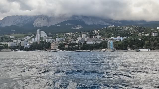 Массандровский пляж в Крыму. Прогулка вдоль побережья на "Балаклаве".