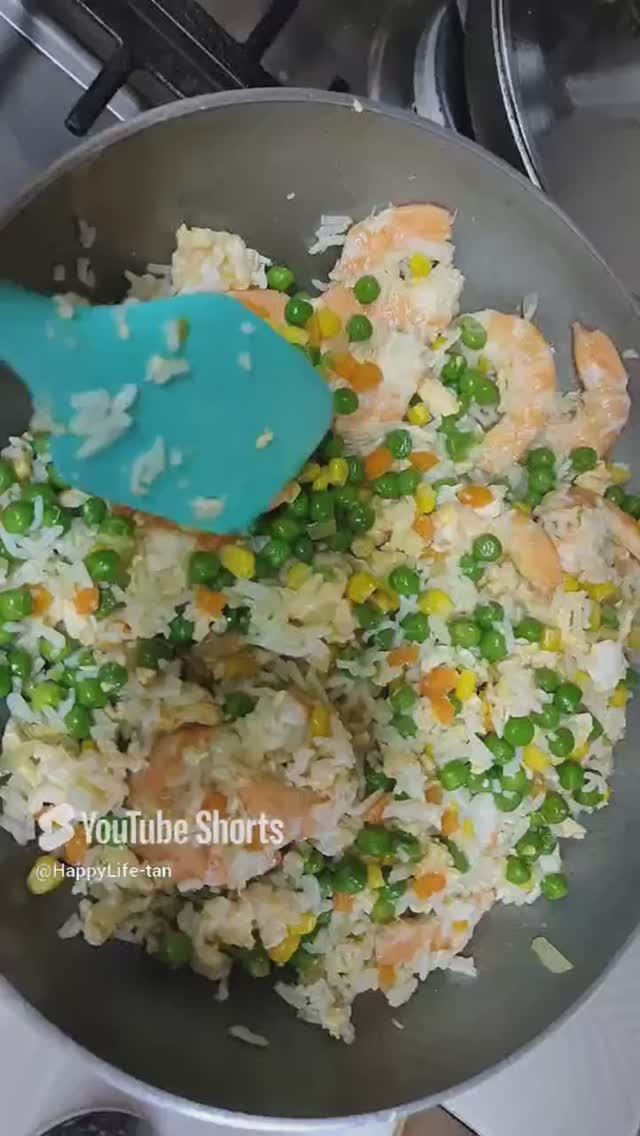 Купила креветки к пиву, а в итоге... рис по-пекински с креветками 🧑_🍳