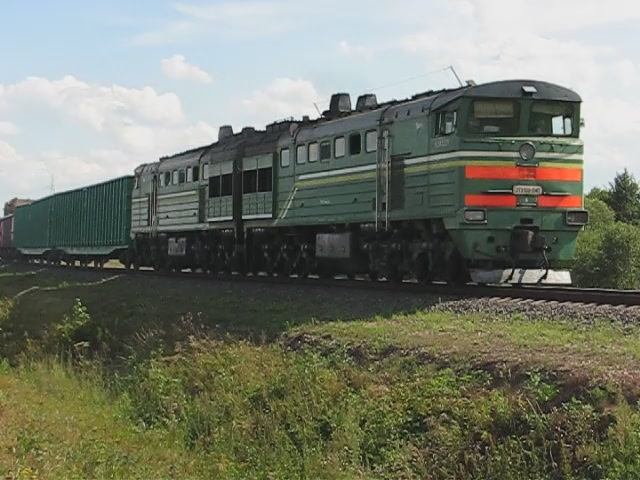 2ТЭ10У-0141 (БЧ, ТЧ-8 Гомель) с грузовым длинносоставным поездом