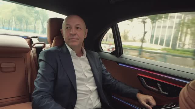 Видео для УТП транспортно-логистической компании (HFB Shanghai Business Blank Template)