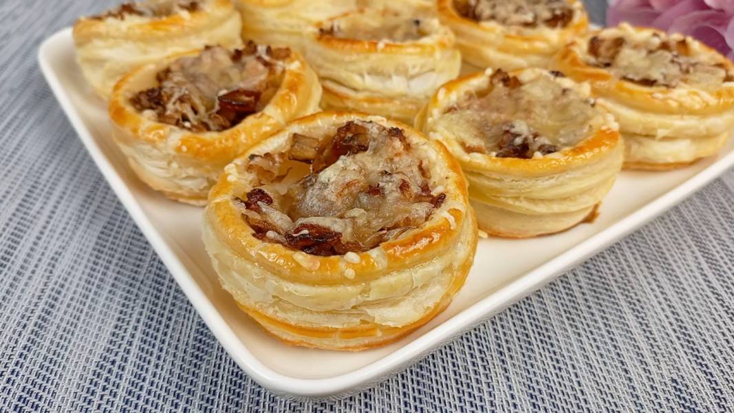 Ни кто не догадается,как вы это сделали.Слоеные гнезда с грибами